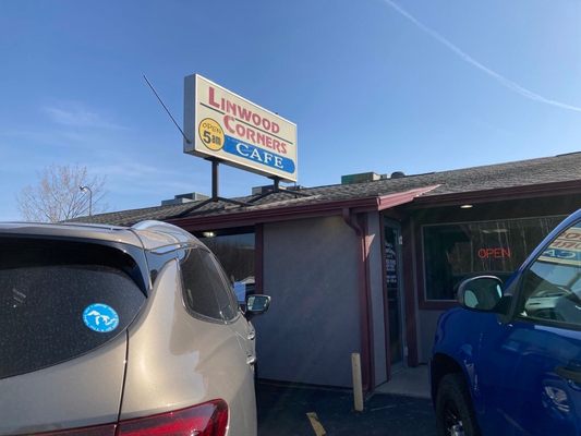 LINWOOD CORNERS CAFE - 47 Photos & 33 Reviews - 44 N Huron Rd, Linwood ...