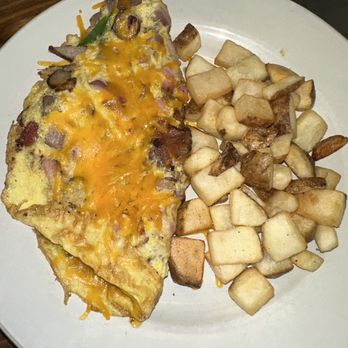 Q CAFE - Updated December 2025 - 105 Photos & 103 Reviews - 122 N Broad ...