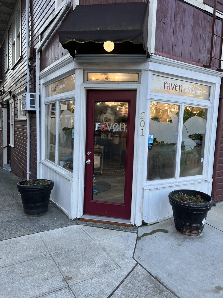 RAVEN ON SUMMIT - Updated October 2025 - 201 Summit Ave E, Seattle ...
