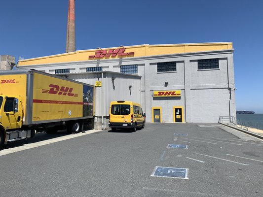 DHL - Updated September 2025 - 44 Photos & 250 Reviews - 401 23rd St ...
