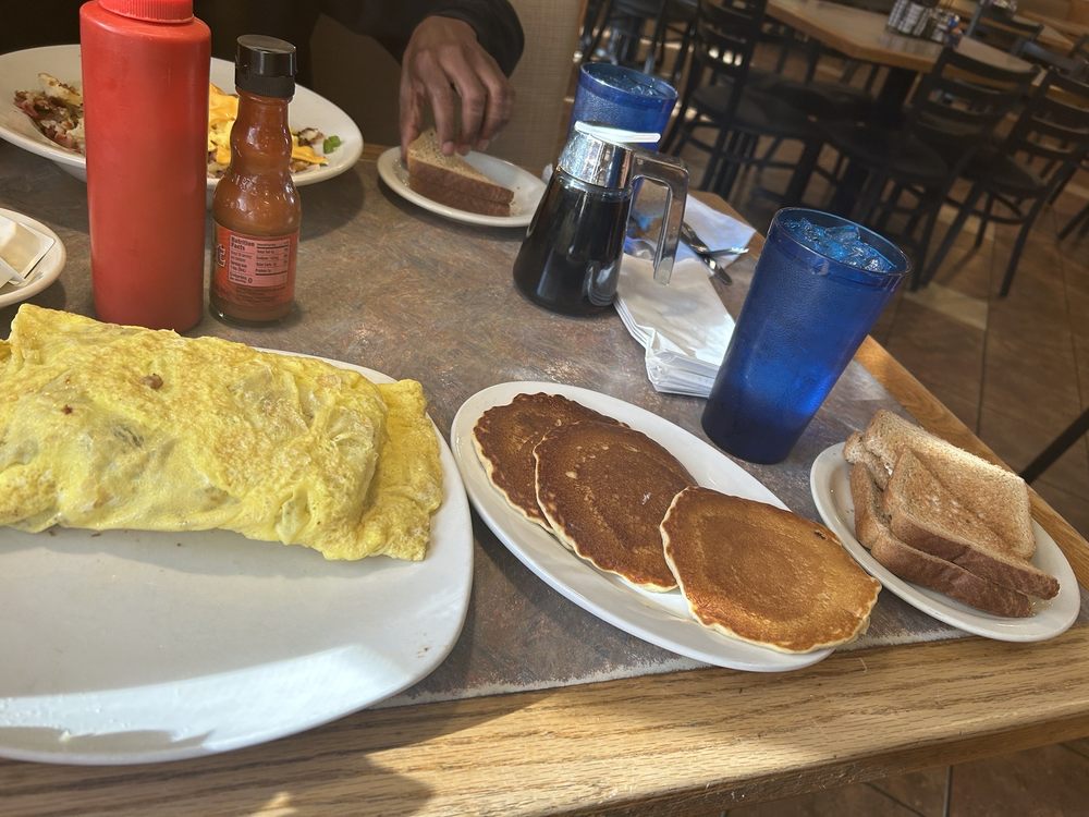 REDFORD GRILL & BAR - Updated December 2025 - 39 Photos & 94 Reviews ...