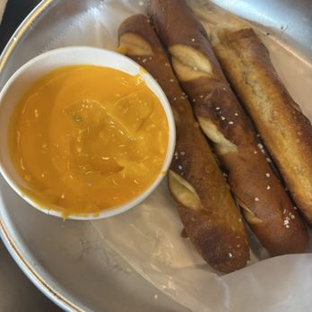 CINFUL EATS - Updated October 2025 - 5536 Bridgetown Rd, Cincinnati, Ohio - Sports Bars ...