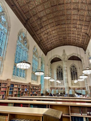 STERLING MEMORIAL LIBRARY - Updated December 2025 - 33 Photos & 10 ...