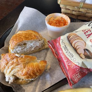 HELFER’S PASTRIES & DELI CAFE - 47 Photos & 41 Reviews - 380 Saint ...