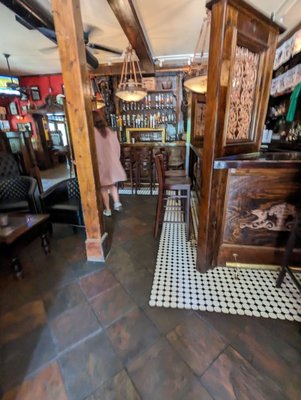 HIBERNIAN RESTAURANT & PUB - Updated December 2025 - 212 Photos & 229 ...