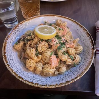 VON’S 1000 SPIRITS - Updated August 2024 - 3967 Photos & 3252 Reviews ...