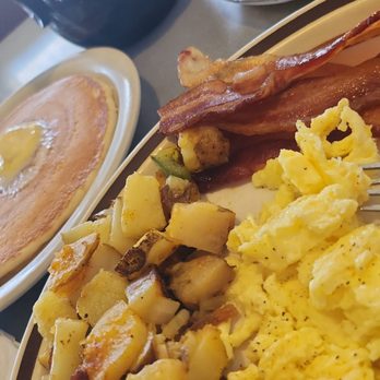 CAFE 101 - Updated September 2024 - 15 Photos & 15 Reviews - 2339 CA-46 ...