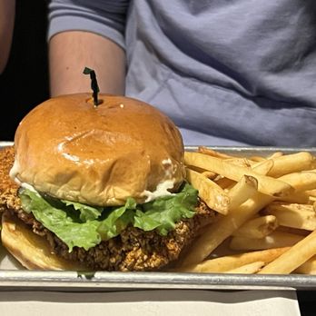 NITTY GRITTY - Updated December 2025 - 142 Photos & 271 Reviews - 223 N ...