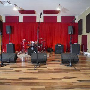 STUDIO ECONOMIK - Updated January 2026 - 215 Saint-Augustin Rue ...