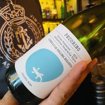 TRAD ROOM - Updated June 2024 - 340 Photos & 174 Reviews - 266 Malcolm ...