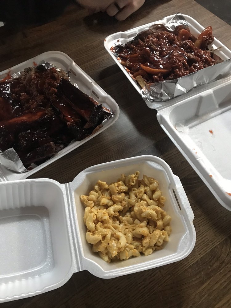 CURLY Q’S BBQ - 10 Photos & 12 Reviews - 1125 Wayne St, Niles, MI - Yelp