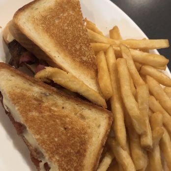 STARGATE DINER - Updated April 2025 - 92 Photos & 113 Reviews - 240 W ...