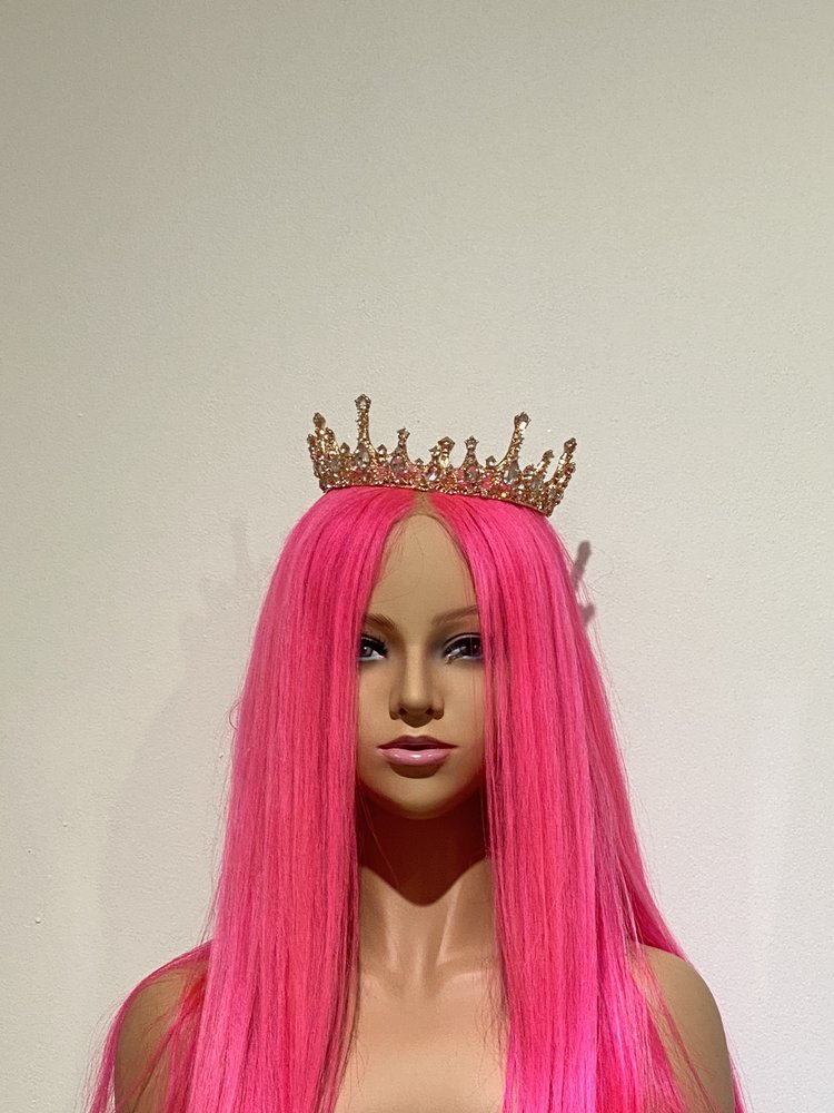 THE QUEENDOM - Updated August 2025 - 11 Photos - 312 W Chatham St, Cary ...