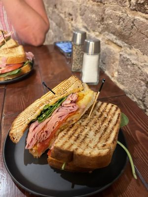 BETWEEN THE BRICKS - Updated November 2024 - 27 Photos & 17 Reviews ...