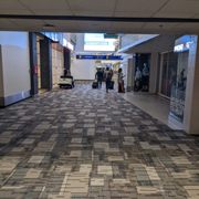 MSP AIRPORT - TERMINAL 2 HUMPHREY - 170 Photos & 75 Reviews - 7150 ...