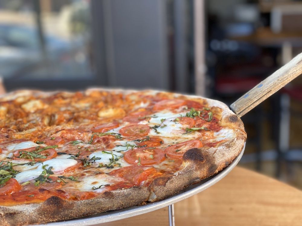 FIRE ENGINE PIZZA COMPANY - Updated June 2024 - 200 Photos & 246 ...