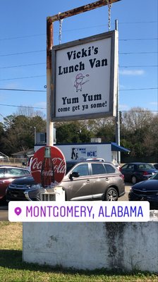 VICKI’S LUNCH VAN - 69 Photos & 76 Reviews - 106 Coliseum Blvd ...