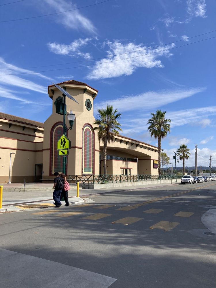 WATSONVILLE HIGH SCHOOL - Updated July 2025 - 10 Photos - 250 E Beach ...