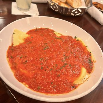 CALO PIZZERIA RESTAURANT & LOUNGE - Updated November 2024 - 724 Photos ...