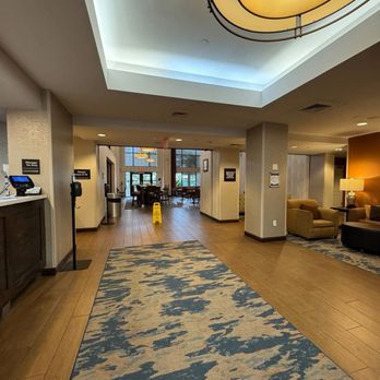 HAMPTON INN & SUITES CAMARILLO - Updated December 2025 - 274 Photos ...