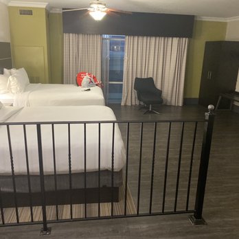 HOLIDAY INN EXPRESS & SUITES COLUMBIA-FORT JACKSON - Updated January ...