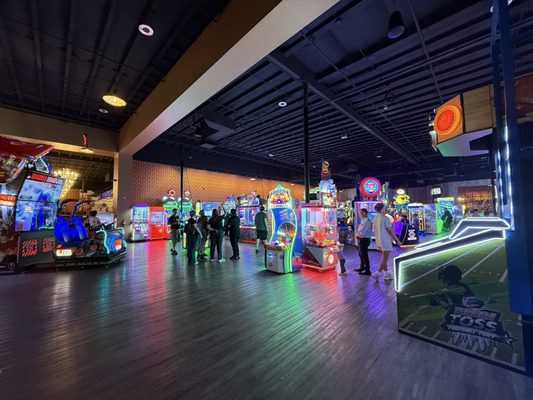 ROADIES - Updated September 2025 - 54 Photos & 34 Reviews - 4811 E ...