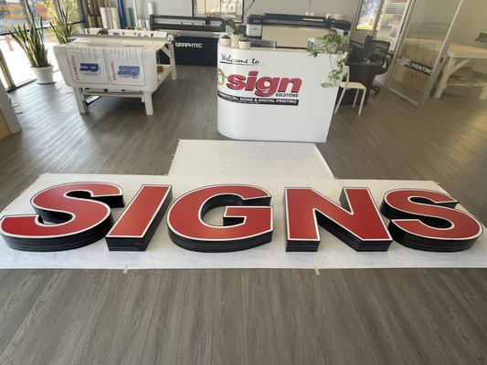 HD SIGNS - Updated September 2025 - 22 Photos - 17401 Beach Blvd ...