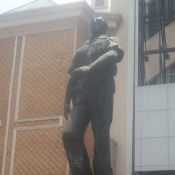 LACSON MONUMENT - Updated July 2025 - Plaza Lacson, Manila, Metro ...