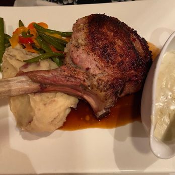 RUSSELL’S STEAKS CHOPS & MORE - Updated November 2024 - 731 Photos ...
