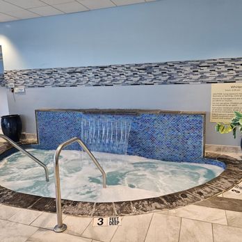 HAMPTON INN NORWICH - Updated January 2026 - 188 Photos & 45 Reviews ...
