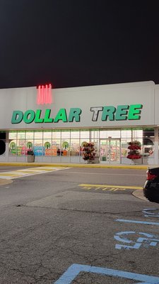 DOLLAR TREE - Updated December 2025 - 33 Photos & 19 Reviews - 1952 ...