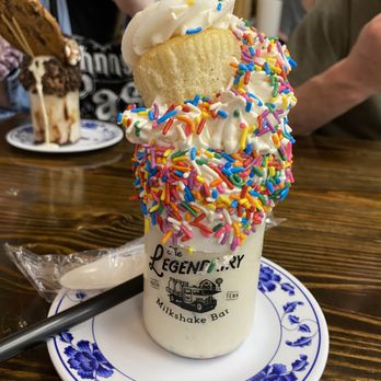 LEGENDAIRY MILKSHAKE BAR - Updated June 2024 - 925 Photos & 695 Reviews ...