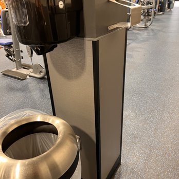 CRUNCH FITNESS - OUTER LOOP - Updated January 2026 - 49 Photos & 10 ...