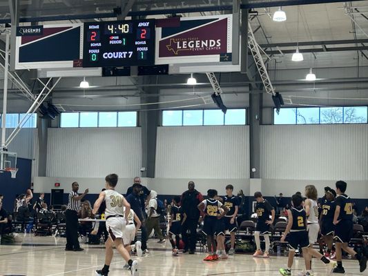 LEGENDS EVENT CENTER - Updated October 2025 - 20 Photos - 2533 Midtown ...