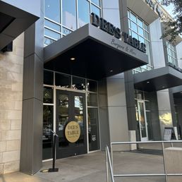 DEE’S TABLE BURGERS & MORE - Updated July 2025 - 31 Photos & 31 Reviews ...