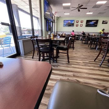 SHAWKERS BAR AND GRILL - Updated October 2025 - 20 Photos & 22 Reviews ...