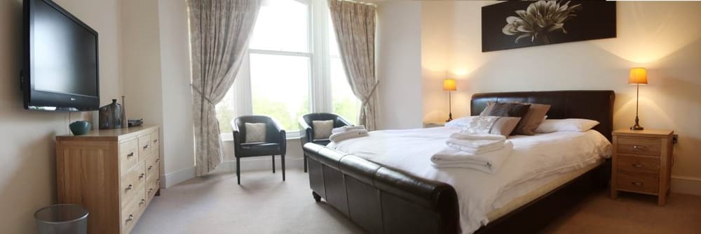 THE CHATEAU & WYE HOUSE - Updated March 2025 - Corbar Road, Buxton ...