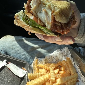 THE MARKET - Updated December 2025 - 35 Photos - 407 North Way, Darien ...