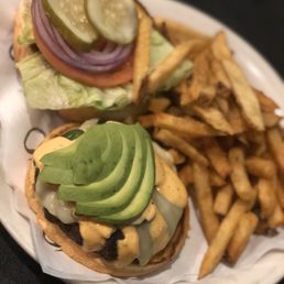 OUTPUT LOUNGE & SPORTS BAR - 244 Photos & 436 Reviews - 1758 W Grand ...