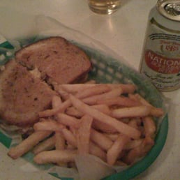 TUNE INN - Updated December 2025 - 362 Photos & 570 Reviews - 331 ...