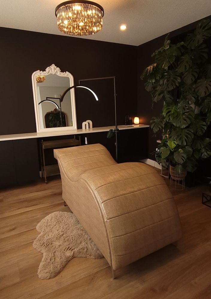 AUNYX AESTHETICS & INK STUDIO - 23 Photos - 2812 12 Avenue SE, Calgary, Alberta, Canada ...