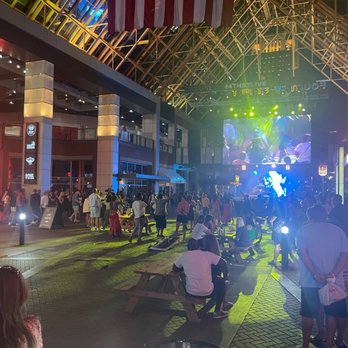 FOURTH STREET LIVE! - Updated December 2025 - 335 Photos & 122 Reviews ...