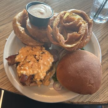 MCSHANE’S IRISH PUB- DOWNTOWN DETROIT - Updated August 2024 - 435 ...