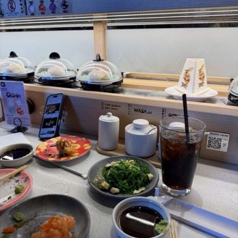 UZU REVOLVING SUSHI - Updated December 2025 - 776 Photos & 586 Reviews ...