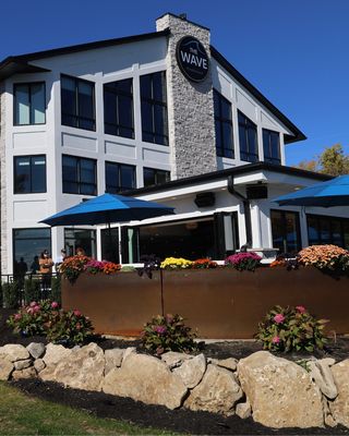 WAVE LAKESIDE DINING - Updated January 2026 - 86 Photos & 29 Reviews ...