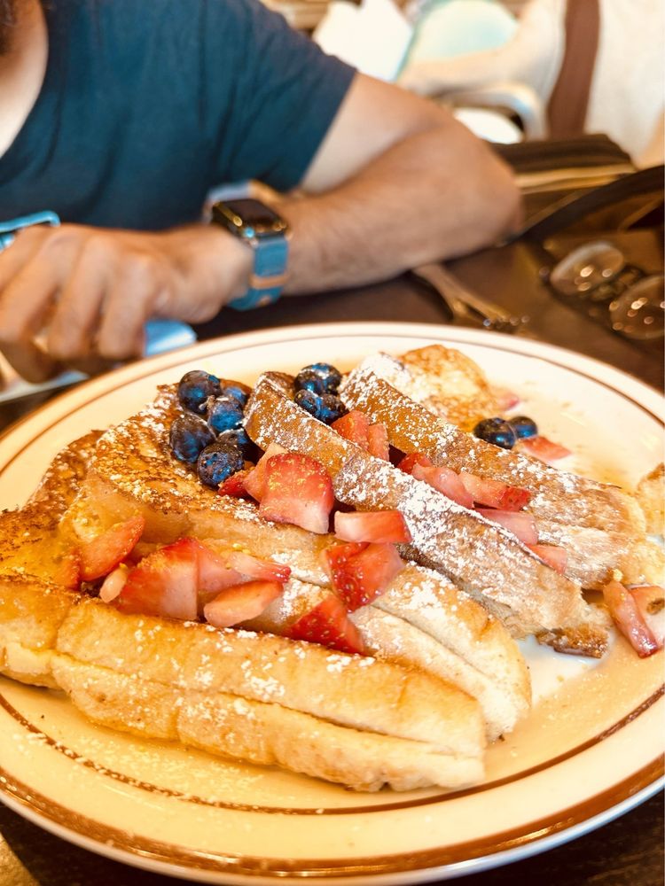 MIRCHI CAFE AND MASALA PIZZA, HALAL AMERICAN & DESI RESTAURANT ...