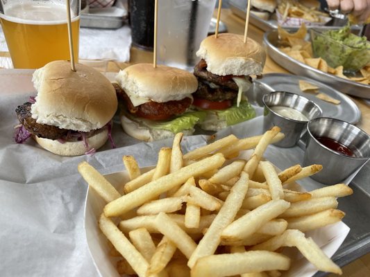 SLIDER INN - DOWNTOWN - Updated April 2025 - 160 Photos & 133 Reviews ...