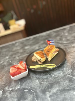 EL CUBANO - Updated October 2025 - 27 Photos & 10 Reviews - 220 S Wall ...