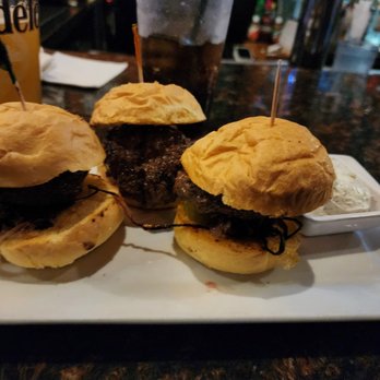 ELLIOTT’S ON CONGRESS - 258 Photos & 274 Reviews - 135 E Congress St ...