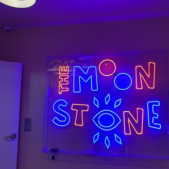 THE MOONSTONE - Updated 2024 - 131 Photos & 71 Reviews - 930 E 2nd St ...